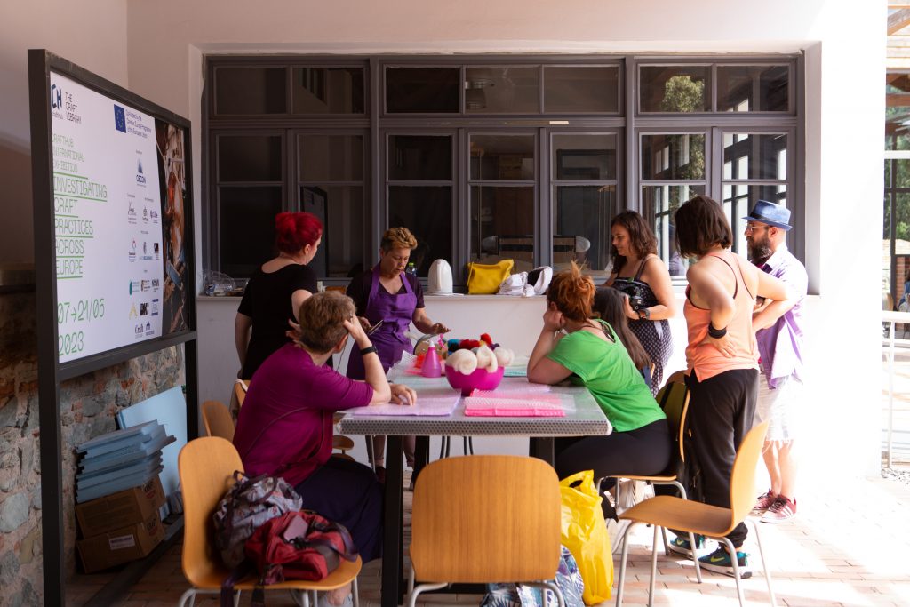 Creative Workshops for Adults and Primary School Children - OECON Group